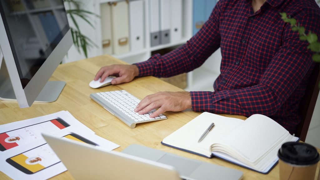 TOP 10 Reasons To Work With Remote Developers